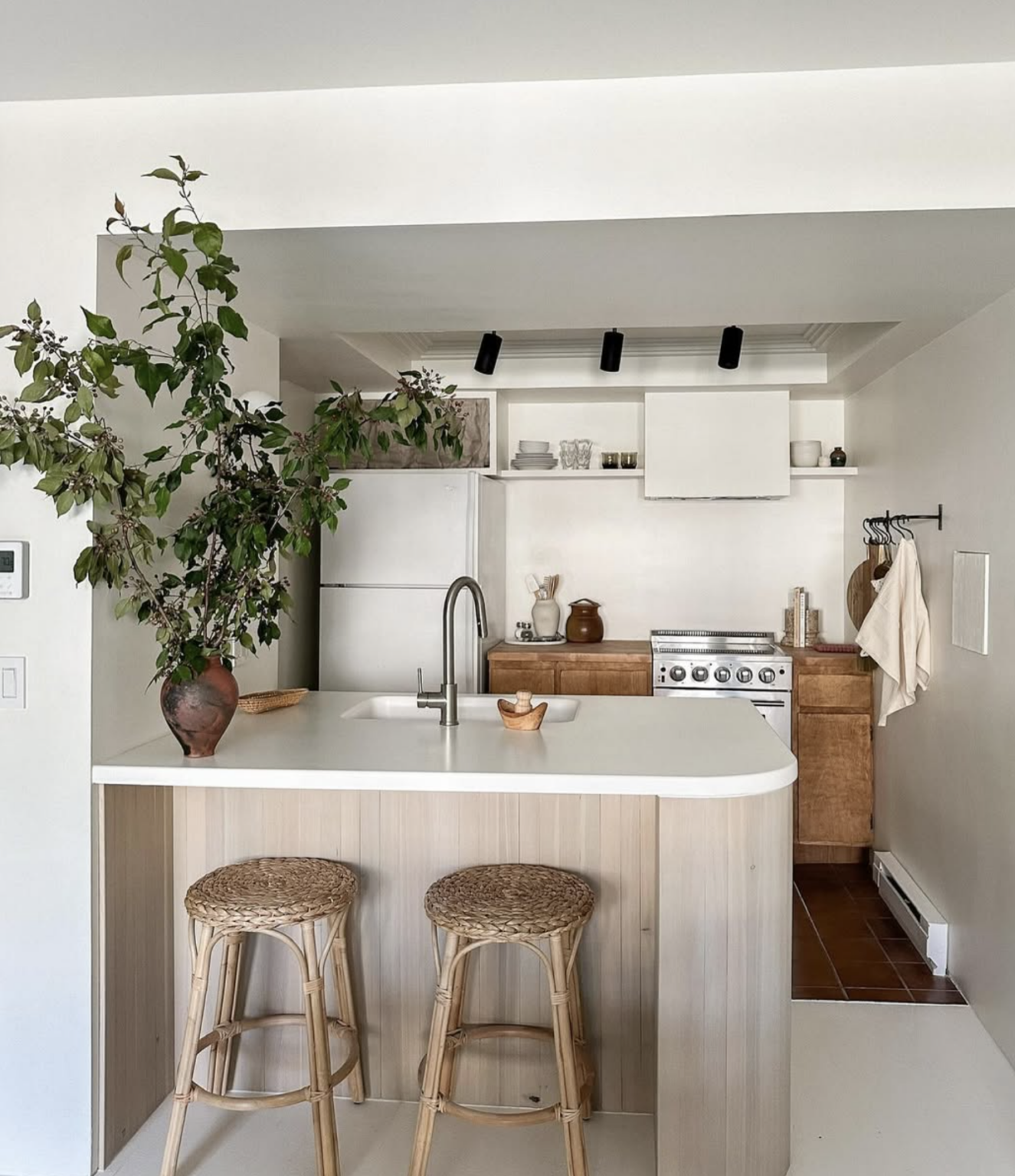 25 Tiny Apartment Kitchen Ideas - Tool Trip