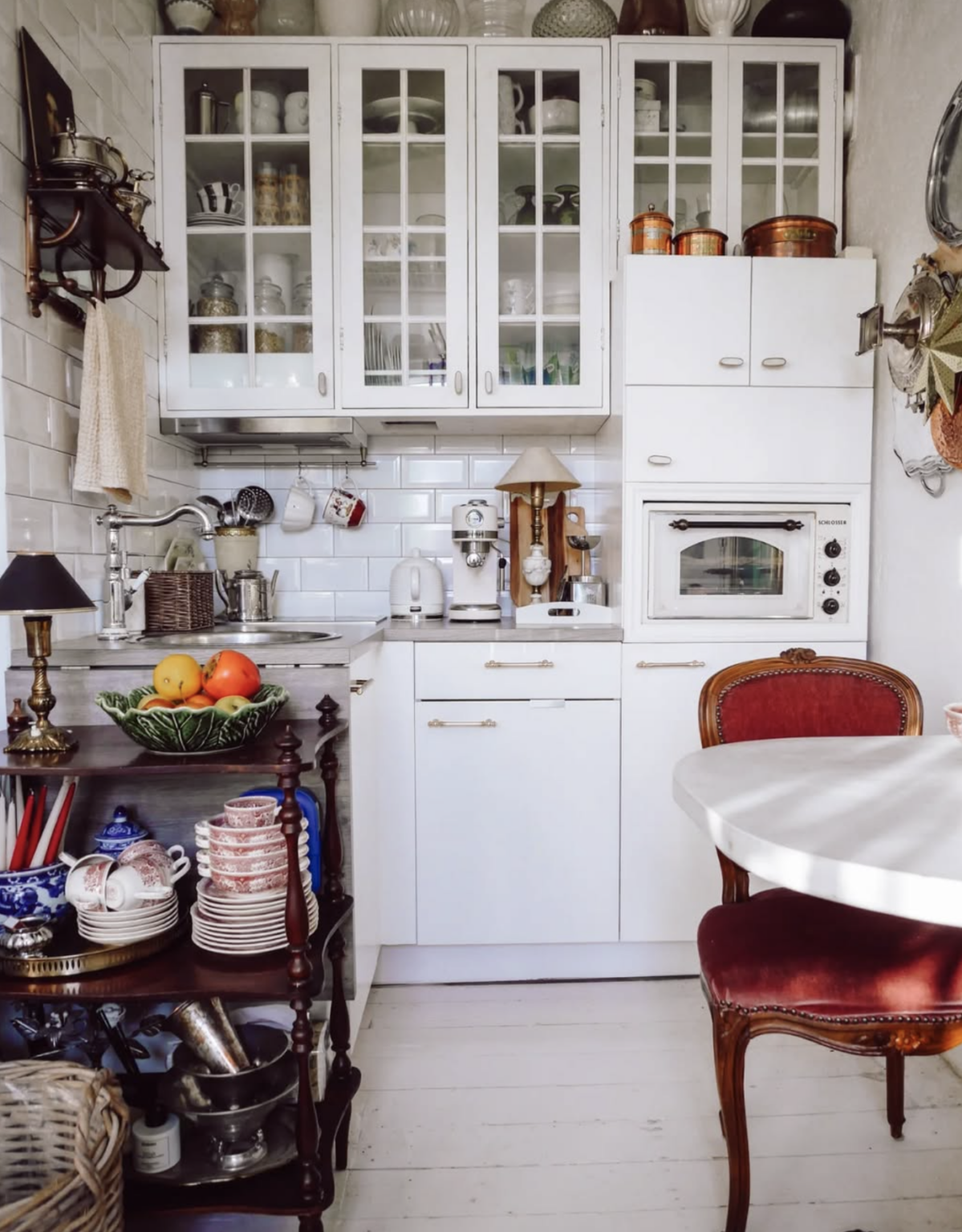 25 Tiny Apartment Kitchen Ideas - Tool Trip