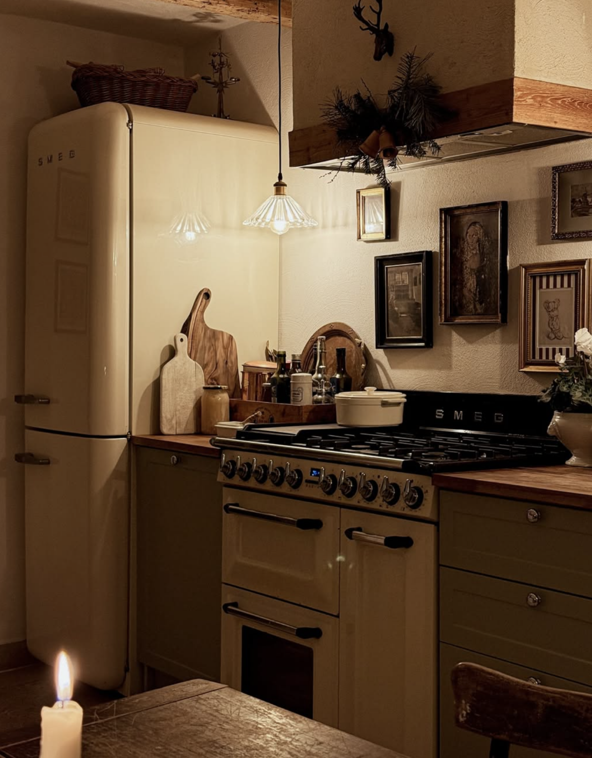 28 Tiny Farmhouse Kitchen Ideas to Bring that Rustic Charm - Tool Trip