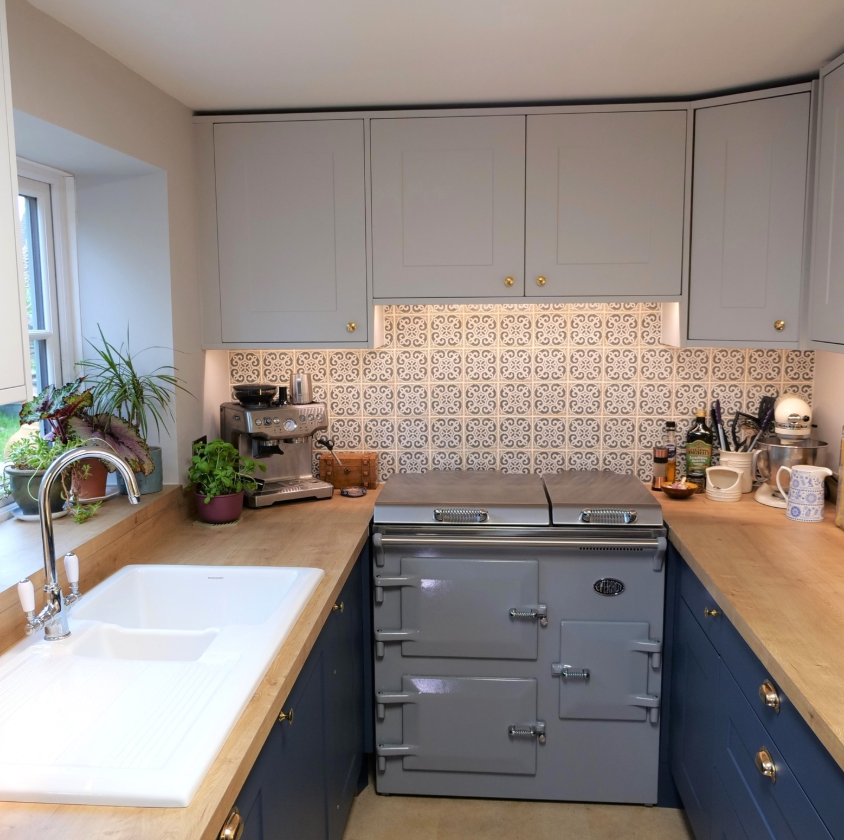 27 Creative Tiny Kitchen Design Ideas for Maximal Style and ...